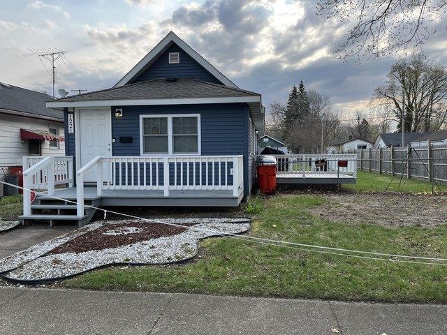 1221 Pearl St, Benton Harbor, MI 49022
