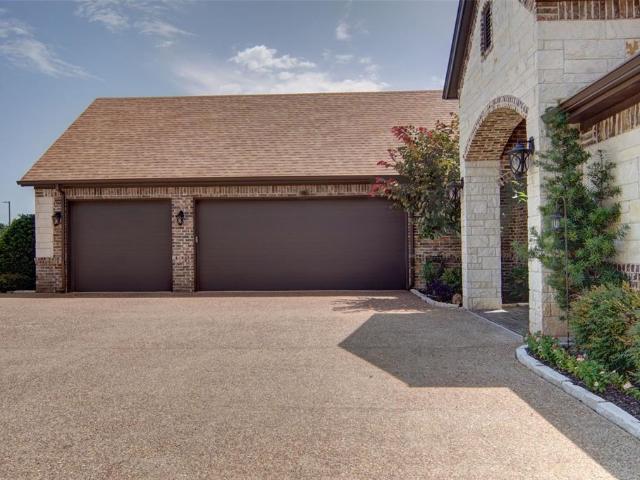 1221 Prestwick Court