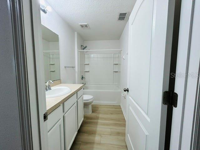 1221 Priory Cir, Winter Garden, FL 34787 | MLS #O6397