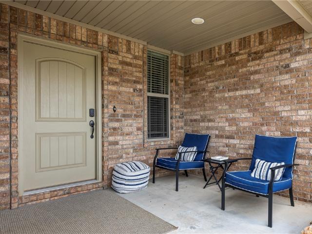 1221 Stoneybrook Lane