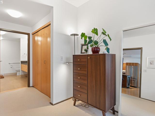 1221 SW 10th Ave, Unit 1412, Portland, OR 97205 | MLS #236032