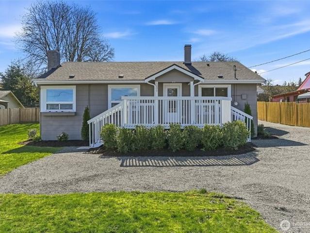 1221 S 101st St, Seattle, WA 98168