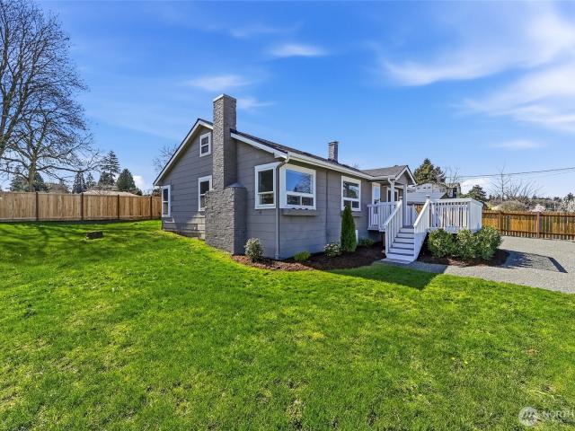 1221 S 101st St, Seattle, WA 98168 | MLS #2493
