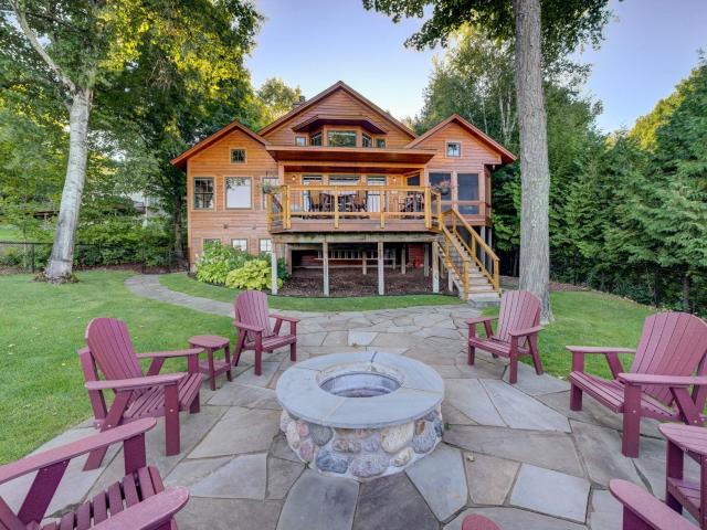 1221 S Bay View Trail