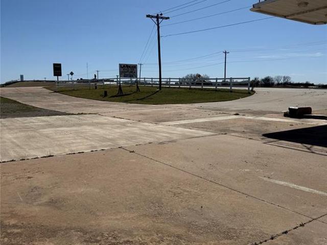 1221 S Highway 99
