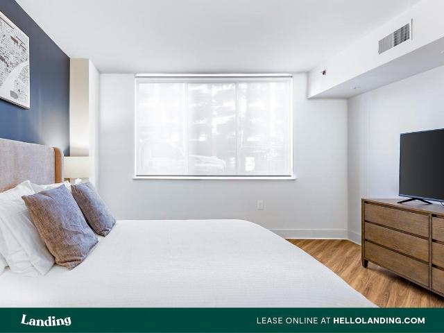 1221 South Eads St 1 Bedroom Apartment for Rent at 1221 S Eads St, Arlington, VA 22202 Crystal City Shops