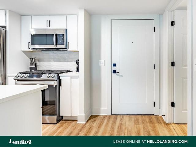 1221 South Eads St 1 Bedroom Apartment for Rent at 1221 S Eads St, Arlington, VA 22202 Crystal City Shops