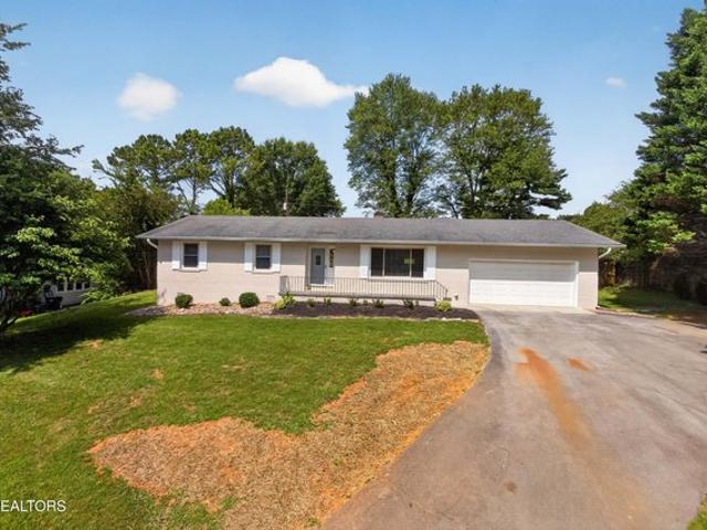 1221 Southbreeze Cir, Knoxville, TN 37919