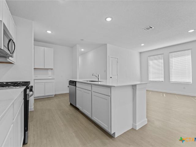 1221 Twisted Creek