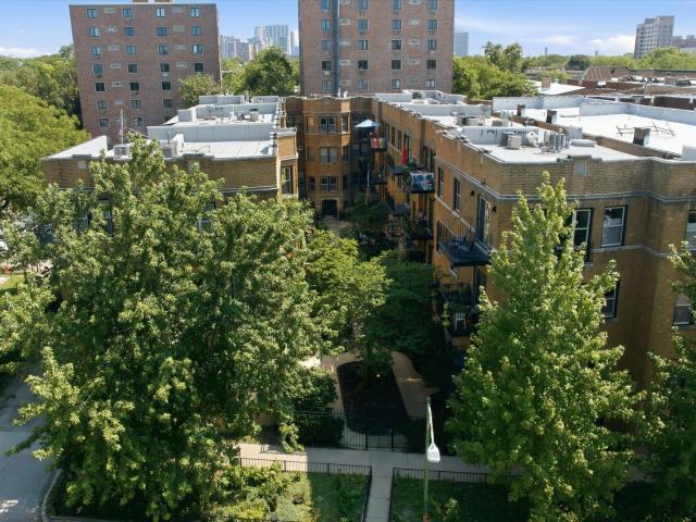 1221 W Greenleaf Avenue # 3S