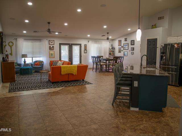 1221 w del monte drive