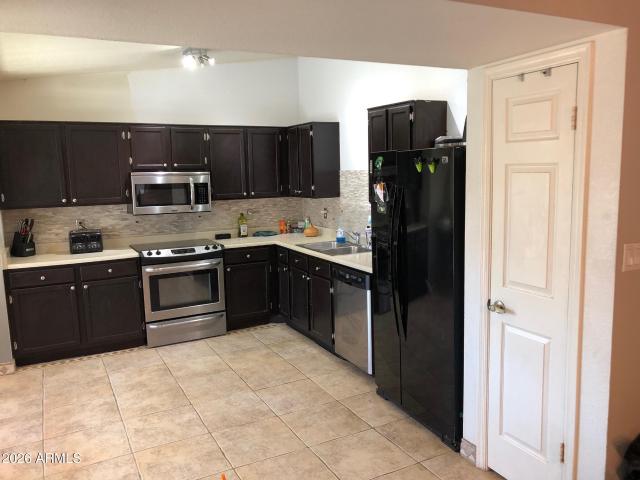 1221 w shawnee drive