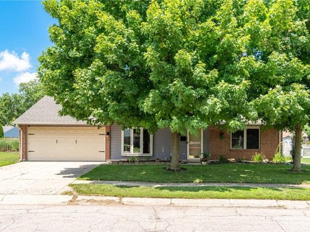 1221 Warwick Dr, Miamisburg, OH 45342
