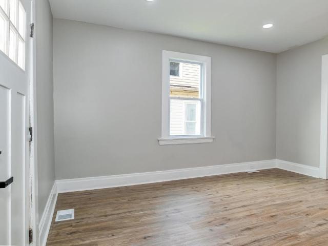 1221 4th Ave