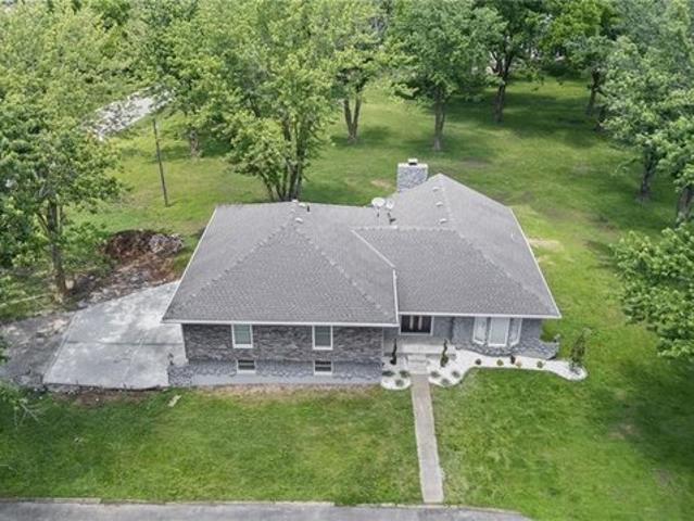 12223 Hills Rd, Kearney, MO 64060