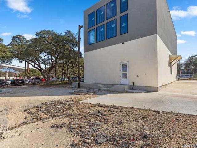 12222 N Interstate 35