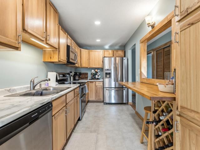 12222 Oak Leaf Circle