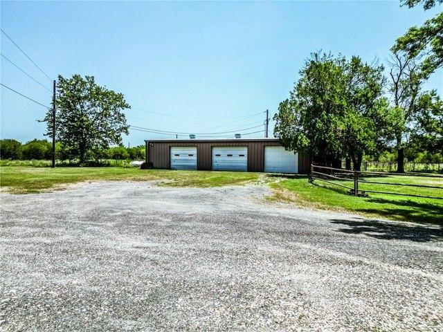 12224 Jinkins Rd E, North Zulch, TX 77872