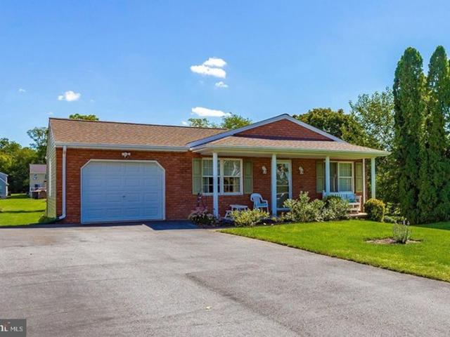 12225 W Lawn Ln, Hagerstown, MD 21740
