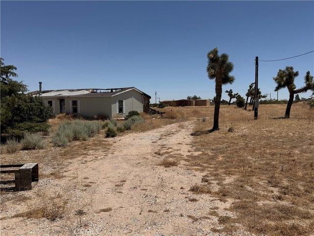 12225 Lager Rd, Phelan, CA 92371