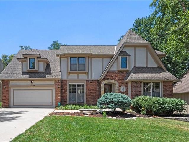 12228 Connell Dr, Overland Park, KS 66213