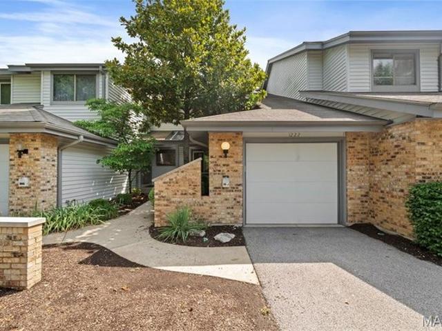 1222 Meramec Heights Dr, Ballwin, MO 63021