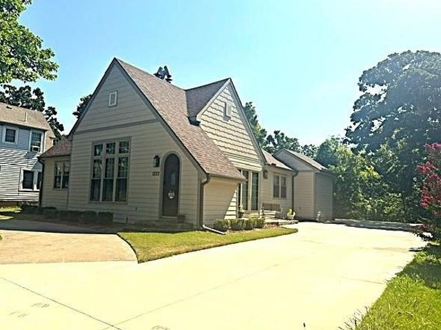 1222 N 2nd St, Independence, KS 67301