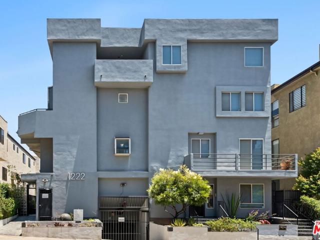 1222 N Kings Road 8