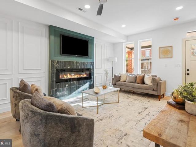 1222 N Potomac St, Baltimore, MD 21213