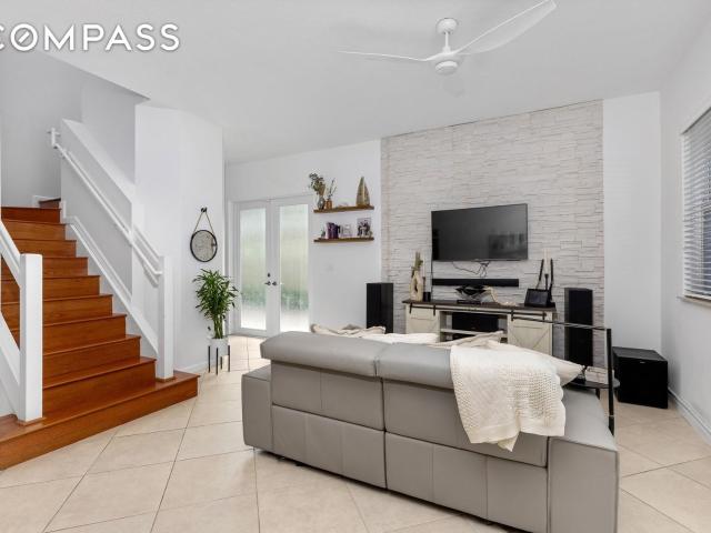 1222 NE 18th Ave 1, Fort Lauderdale, FL