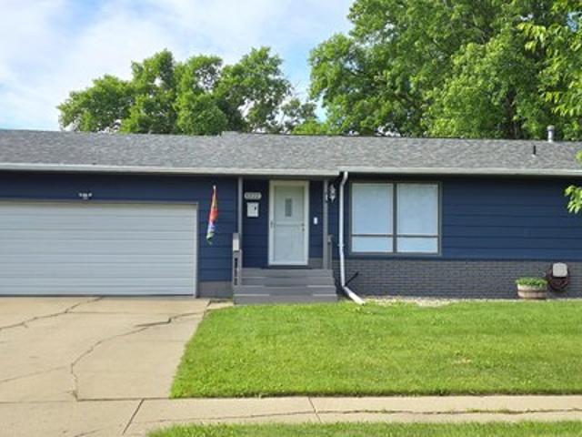 1222 NE 11th Ave, Aberdeen, SD 57401