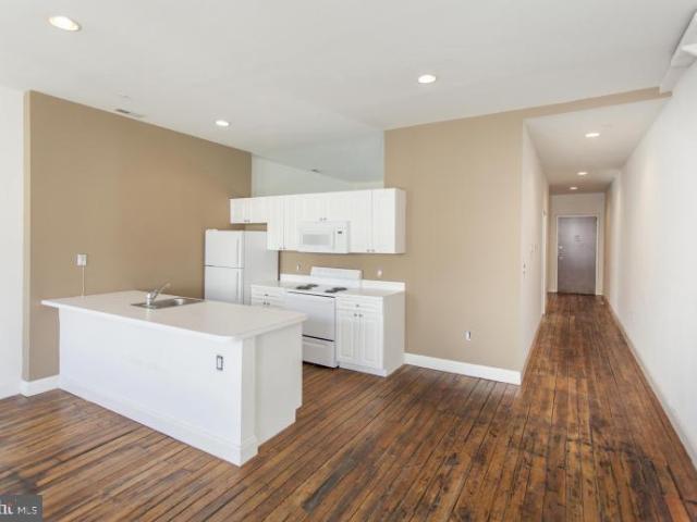 1222 26 Arch Street # 302