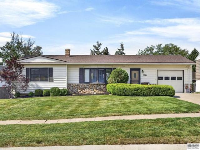 1222 Bellaire Blvd, Bellevue, NE 68005