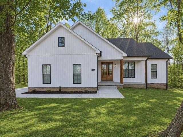 1222 Breeden Rd, Charlotte, TN 37036