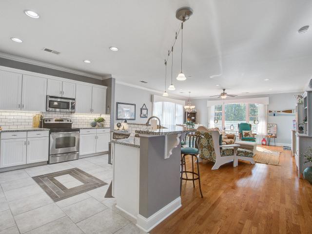 1222 Bridgeview Lane F303