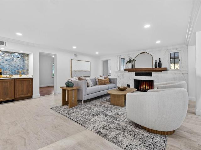 1222 Brightwaters Blvd NE, St. Petersburg, FL 33704 | MLS #TB8450
