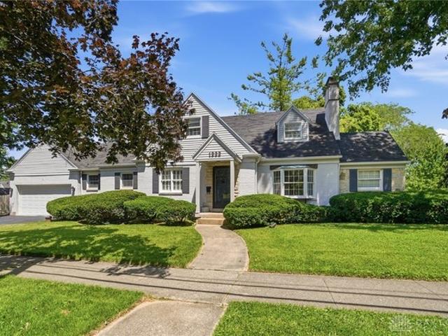 1222 Hathaway Rd, Oakwood, OH 45419