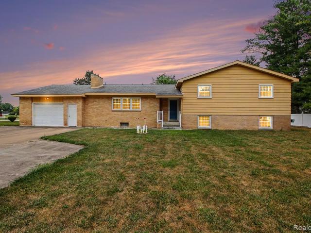 1222 Howe Road