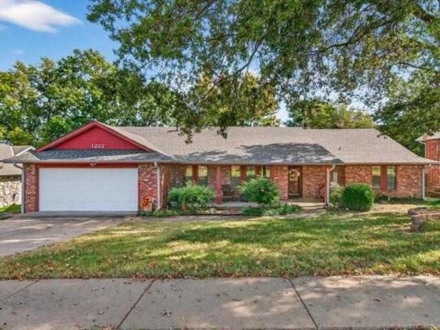 1222 Lariat Dr, Bartlesville, OK 74006