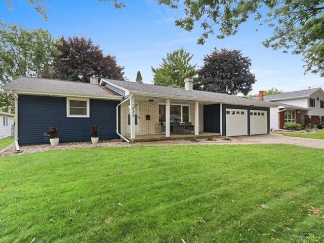 1222 Royal Blvd, Green Bay, WI 54303