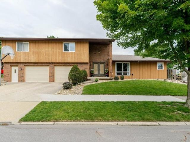 1222 S Mason St, Bloomington, IL 61701