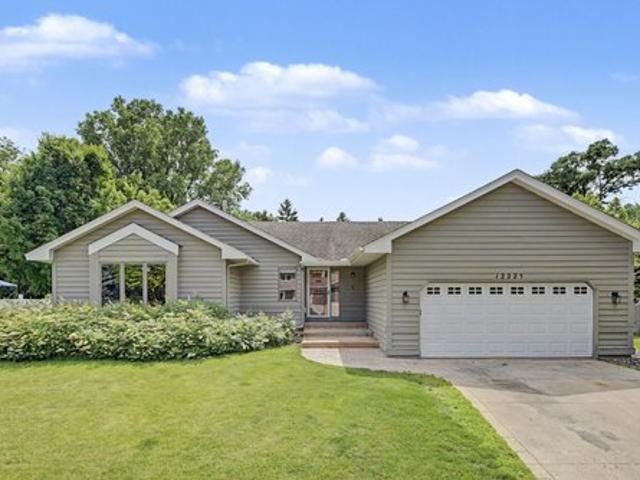 1222 th Pl N, Plymouth, MN 55442