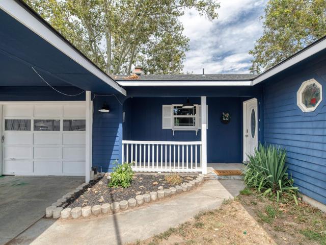 1222 Vista Dr