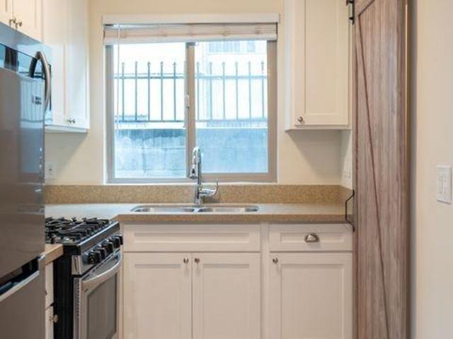1222 W. 39th 1 Bedroom Apartment for Rent at 1222 W 39th St, Los Angeles, CA 90037 Congress North