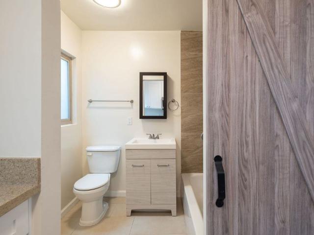 1222 W. 39th Studio Apartment for Rent at 1222 W 39th St, Los Angeles, CA 90037 Congress North