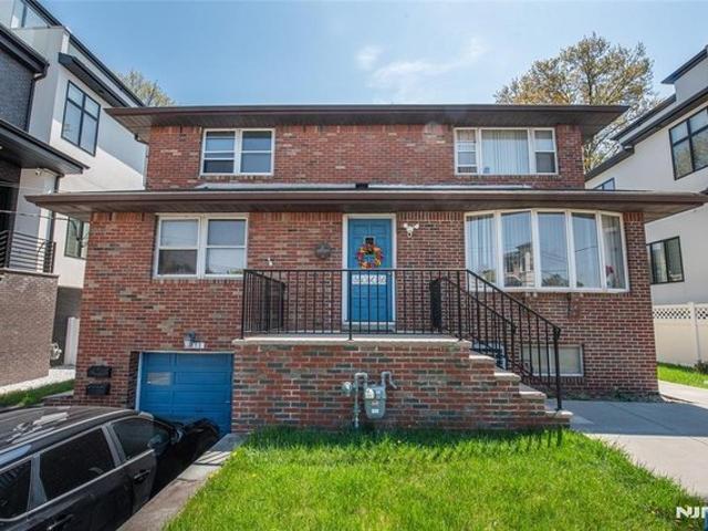 1222 16th St, Fort Lee, NJ 07024