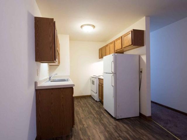1222 1226 2 Bedroom Apartment for Rent at 1222 Fleetfoot Dr, Waukesha, WI 53186