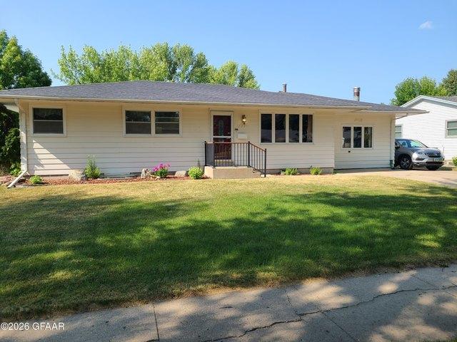 1222 20th St NW, East Grand Forks, MN 56721