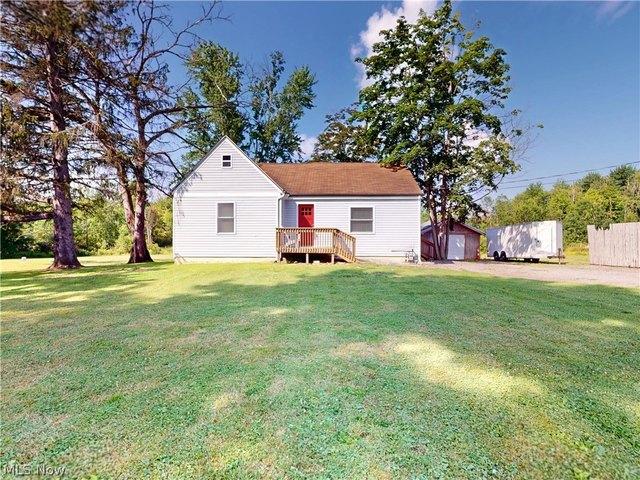 12233 Woodiebrook Rd, Chardon, OH 44024