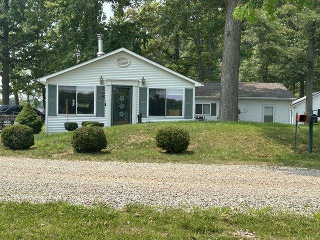 12232 Maple Hillsdale Co St, Montgomery, MI 49255
